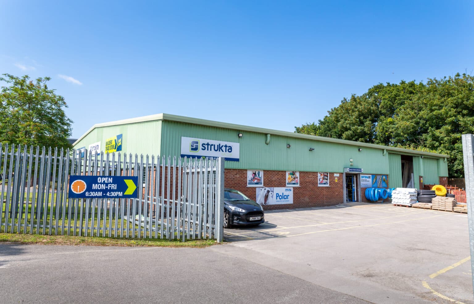 strukta Specialist Builders Merchant Trade Store In Bournemouth